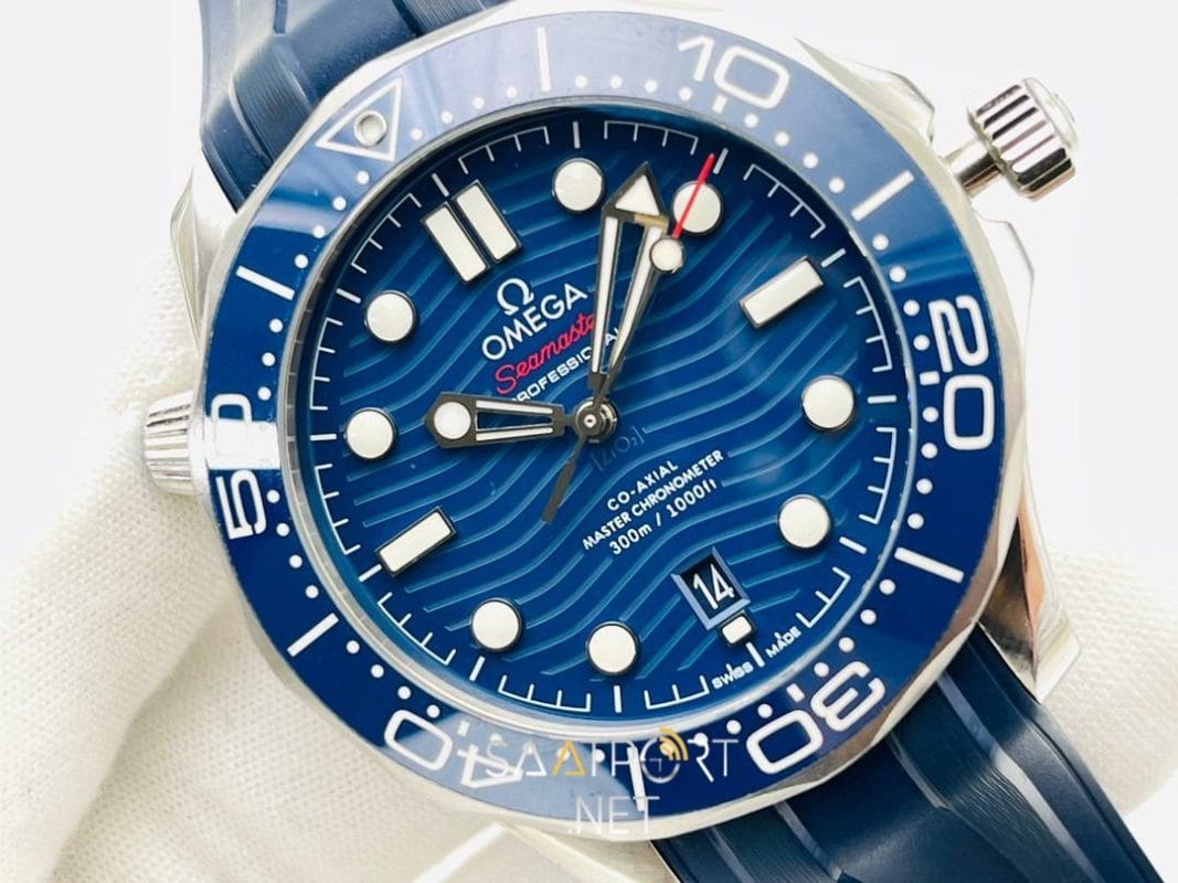 Omega Seamaster Diver 300M Omega Co-Axial Master Chronometer 42 mm ...